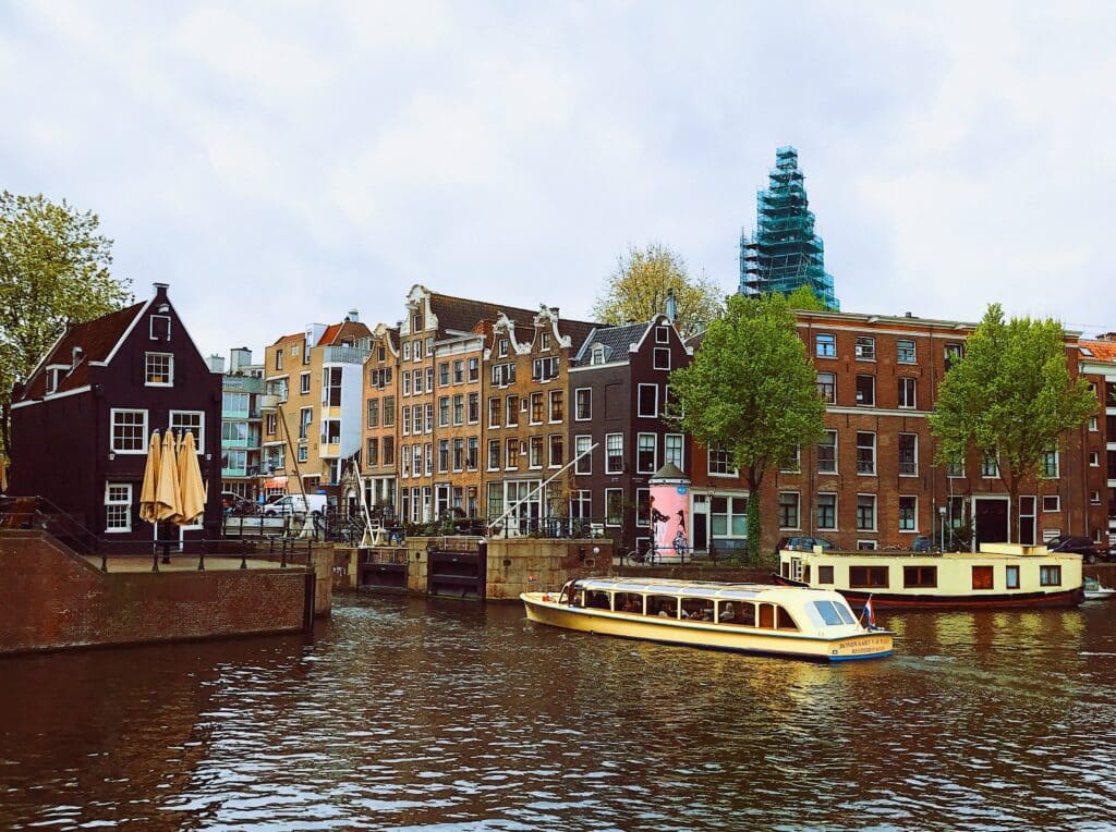 Want to experience the best activities in Amsterdam? Experience them now!